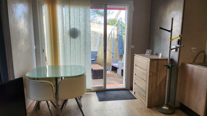Maisonnette, 5 Minutes Du Centre - Nîmes