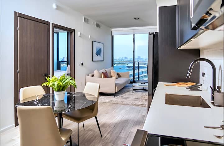 Ocean View Stylish Condo In Downtown Mia - Miami, FL
