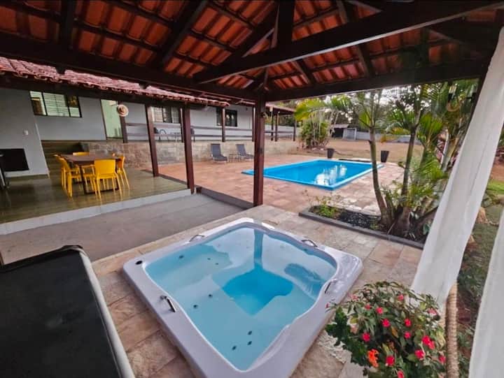 Casa Com  Piscina Aquecida , ôFuro. - Anápolis