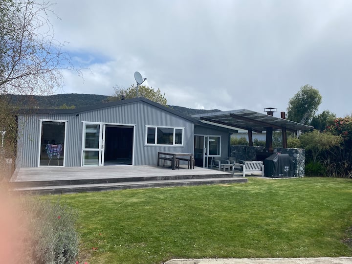 Magic Lake Manapouri - Fiordland