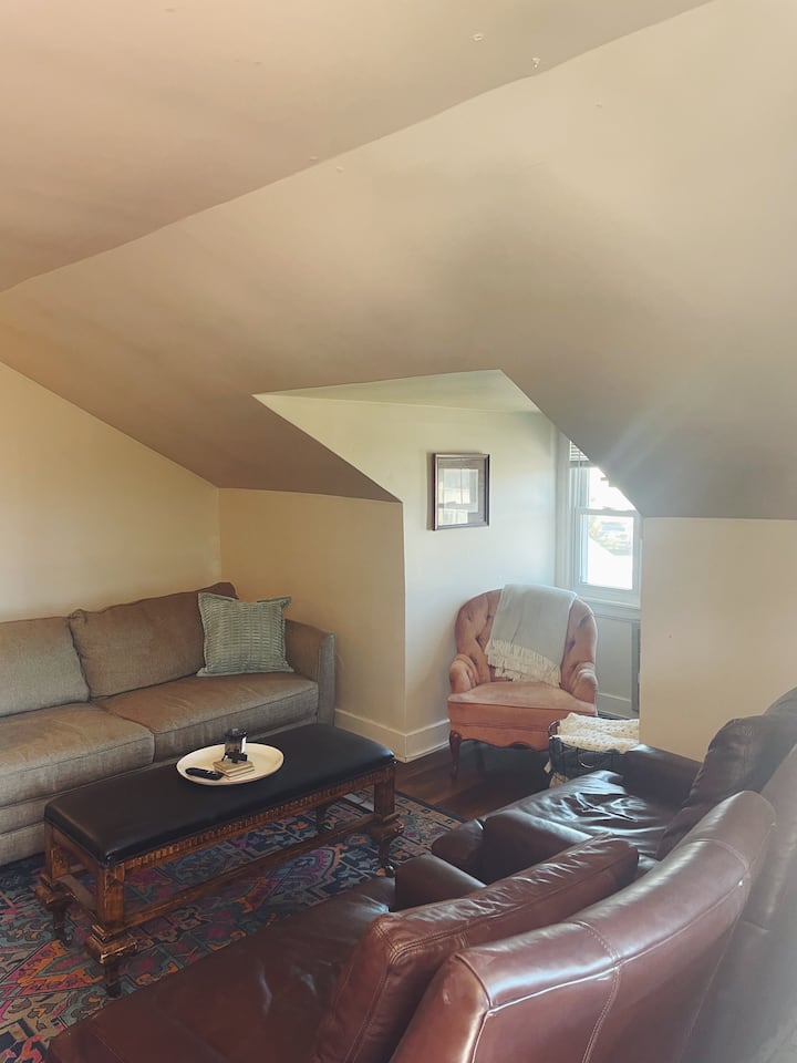 8s/12s Upstairs Oasis - Nashville, TN