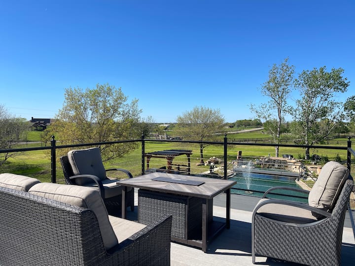 Luxury Retreat On 5 Acres Near Tx Motor  Speedway - Denton, TX