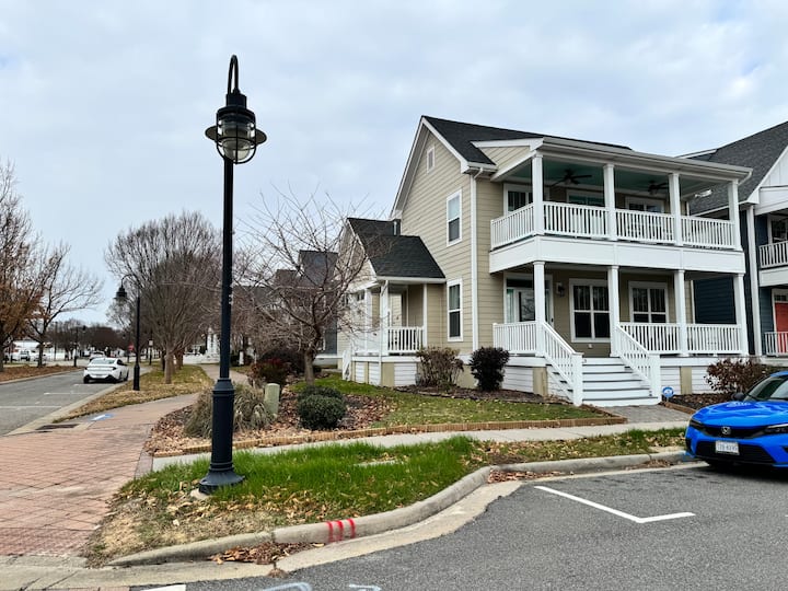 Luxury Home At Buckroe Beach - Hampton, VA