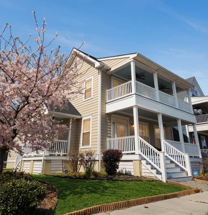 Luxury Buckroe Retreat W/ Game Room! - Hampton, VA