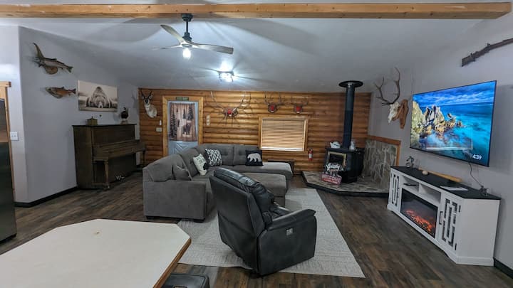 The Grizzly Den - Lima, MT