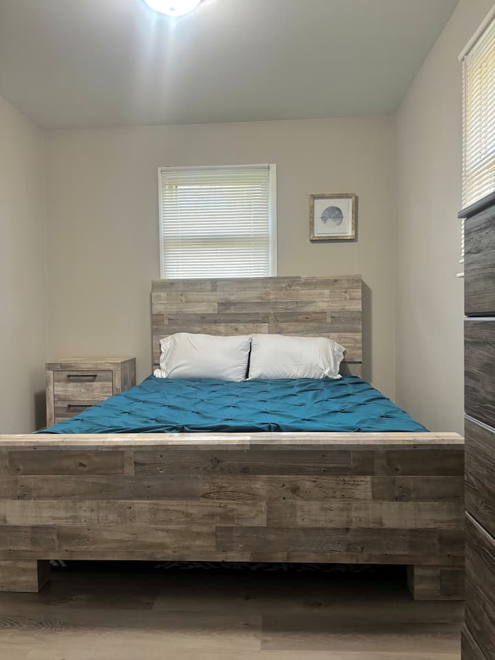 Cozy Modern Room | Peaceful Stay Near Crown Point - Hobart, IN