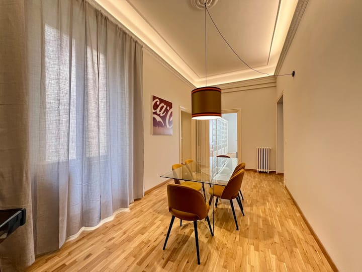 Luxury Central - 4 Bedroom - 2 Bathroom - Rome