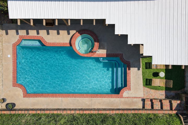 Private Oasis With Heated Pool & Hot Tub - Santa Clarita, CA