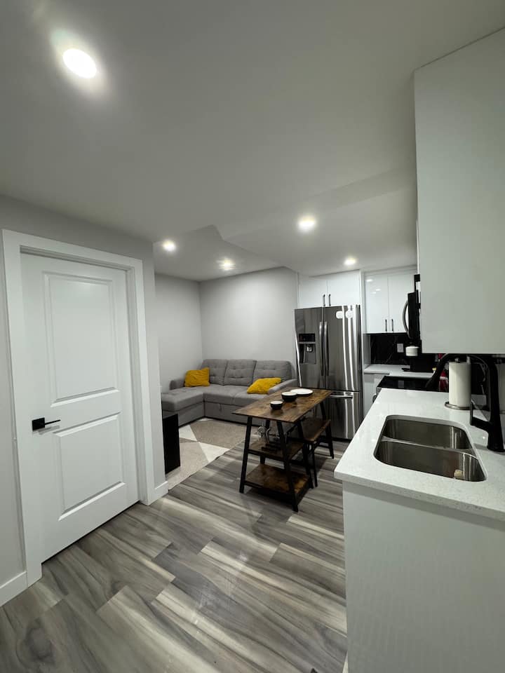 Cozy Suite - Perfect Getaway! - Calgary