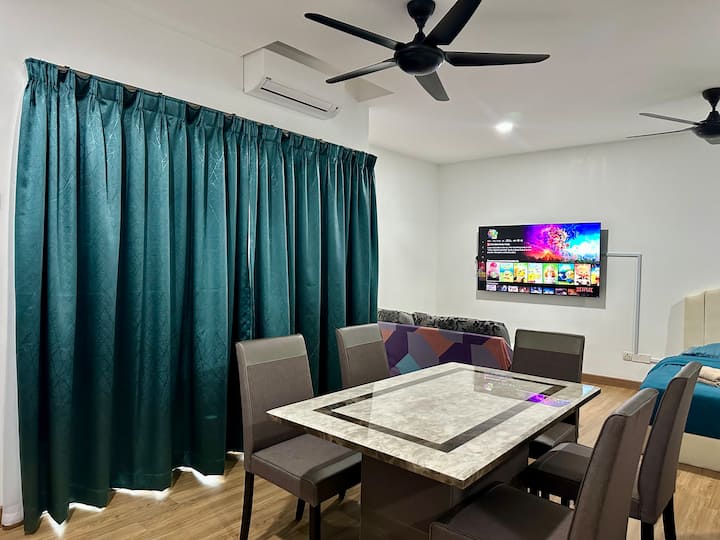 Checkin Now Saturday Night Private Quiet 65” 4ktv - Serdang