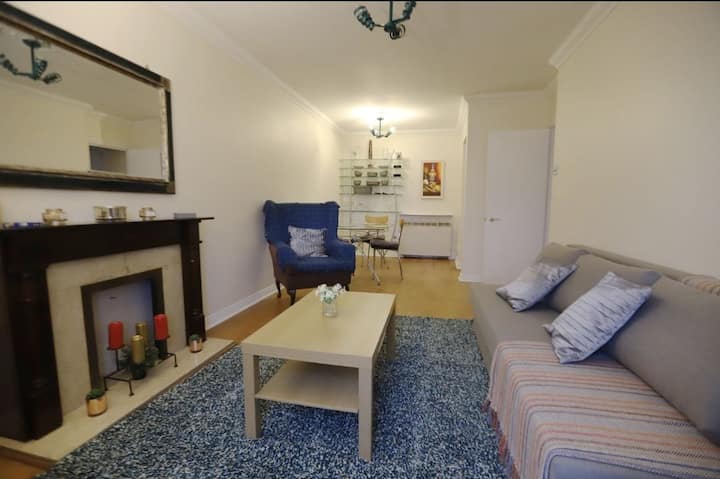 Quiet Central River View 2 Bed - Dublin, Ireland