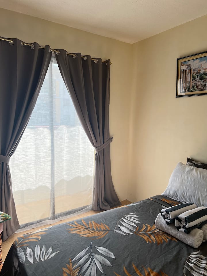 Condo In Ortigas W/balcony, Netflix/free Pool - Cainta