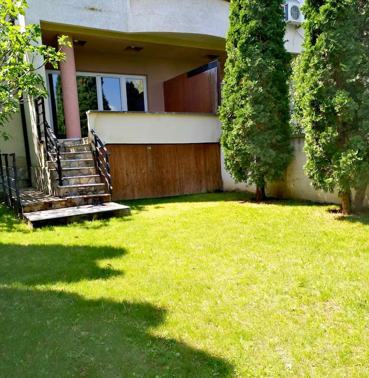Quiet, Family-friendly House With Garden & Parking - Skopje