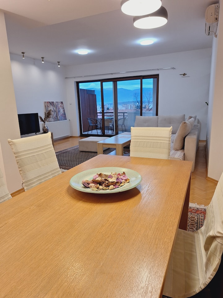 Quiet, Family-friendly House With Garden & Parking - Skopje