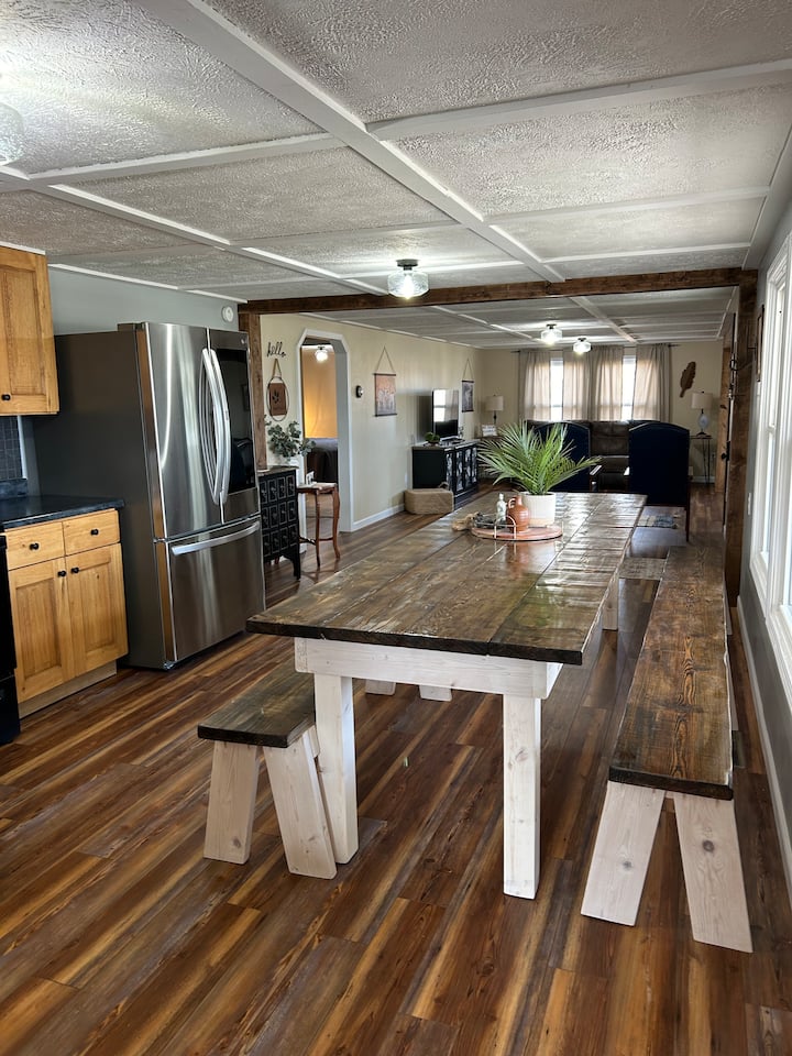 Blackfoot Farmhouse - Bennett Spring State Park, Lebanon