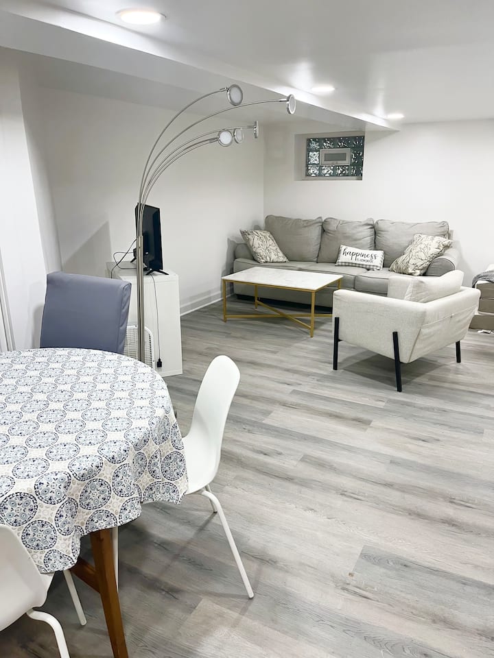 Modern Basement Ground Level Separate Entrance - Washington D. C., DC