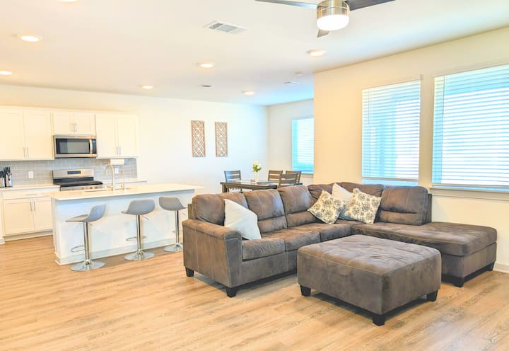 San Marcos Emerald *Cozy Home* - San Marcos, TX