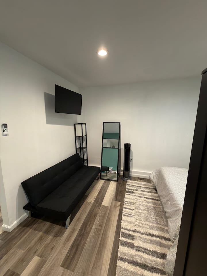 Renovated Private Studio With Gated Parking (1) - Branford, CT