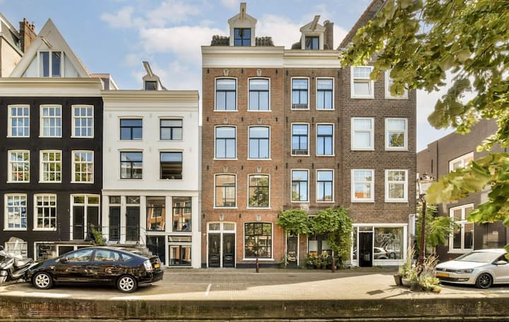 Central Apartment Overlooking Canal - Ámsterdam