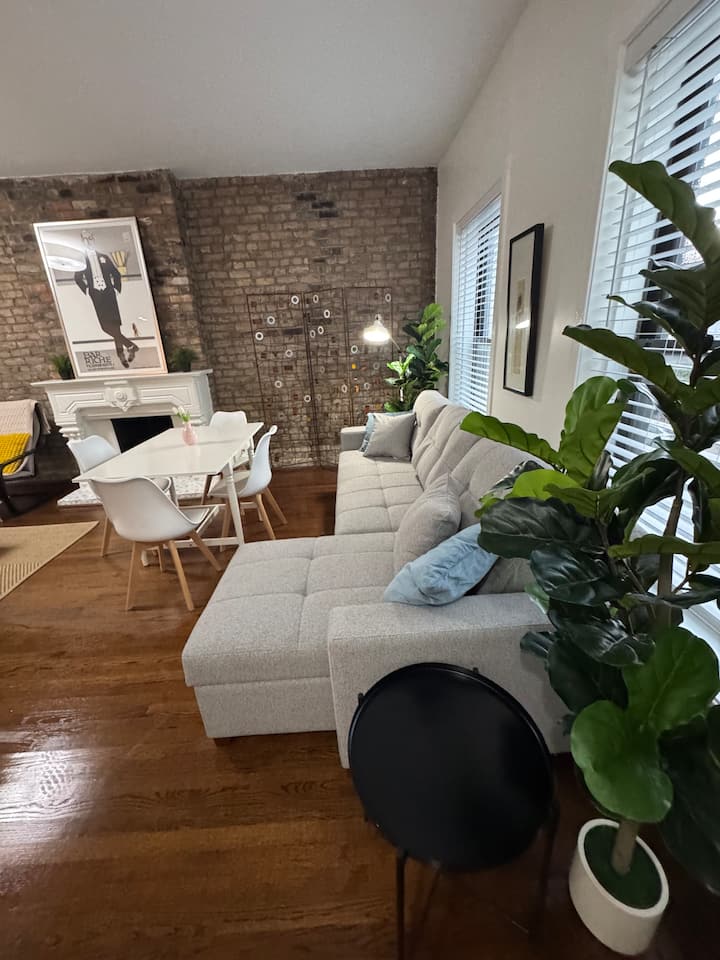 Chic 2 Br In Prime Location- 1 Free Parking - 시카고