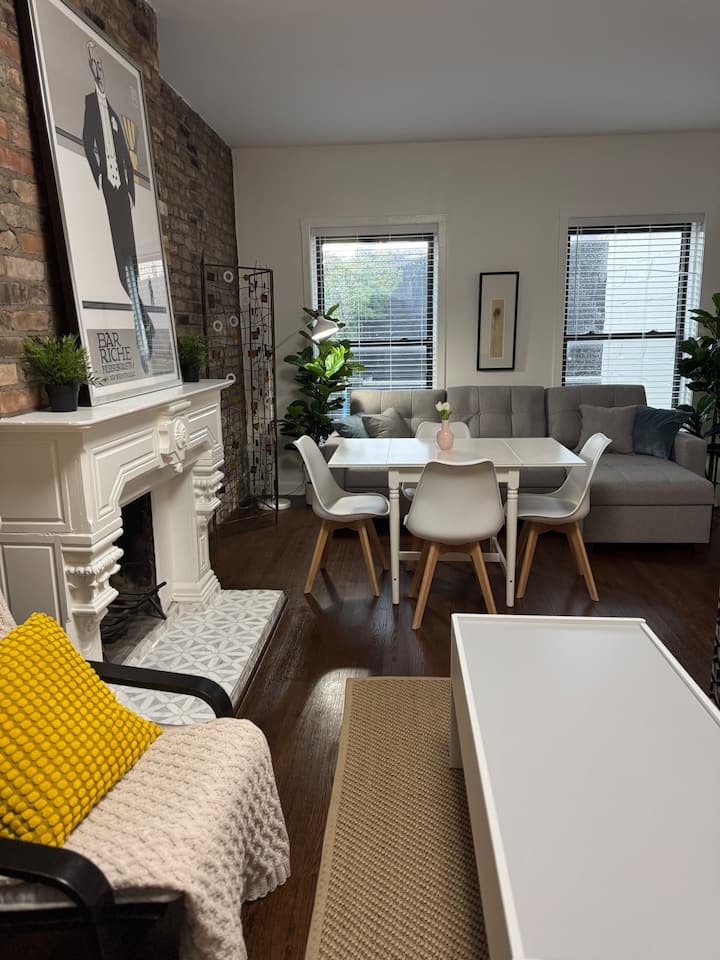 Lincoln Park Comfort| Steps To Zoolights&lakefront - Chicago, IL