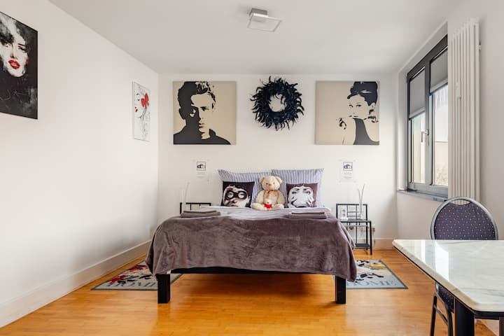 Studio "15 Faces" In The Best City Location - Kreuzberg