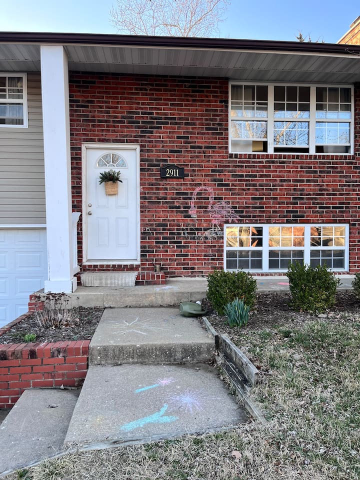 Family Home With Yard - Columbia, MO