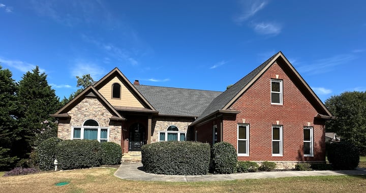 Lena’s Spacious Sanctuary(minutes To Road Atlanta) - Flowery Branch, GA