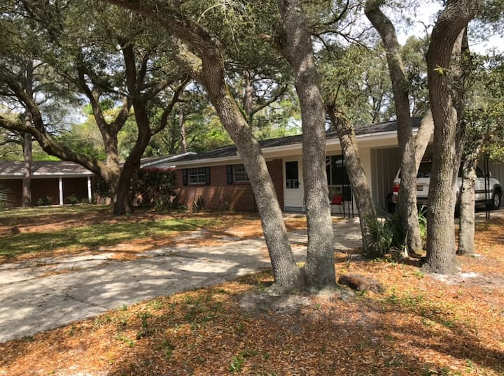 The Circle Beach House - Fort Walton Beach, FL