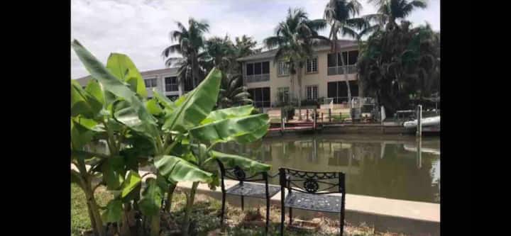 Lovely Waterfront In Oyster Bay - Naples, FL