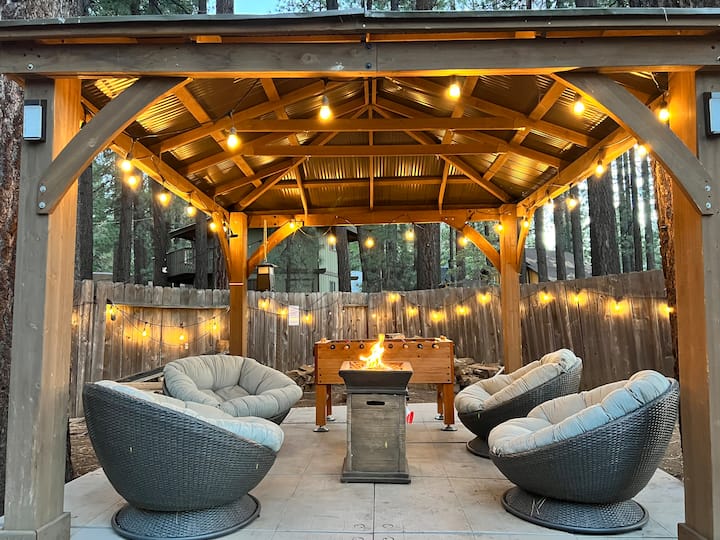 Huge 5 Bedroom Cabin With Spa & Large Fenced Yard! - Big Bear Lake, CA