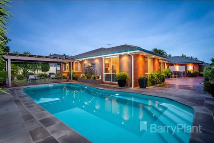 Home Away Home House Pool&bbq - Point Cook
