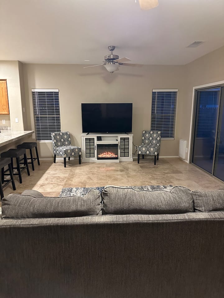 Clean, Comfortable, Cozy Home In Goodyear, Az - Goodyear, AZ