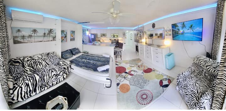 Best Location Beachfront Stylish Studio! - The Bahamas