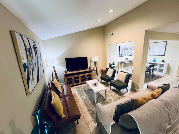 Stayval Oak #7 • 3br Townhouse • Sleeps 12 - Valdosta, GA