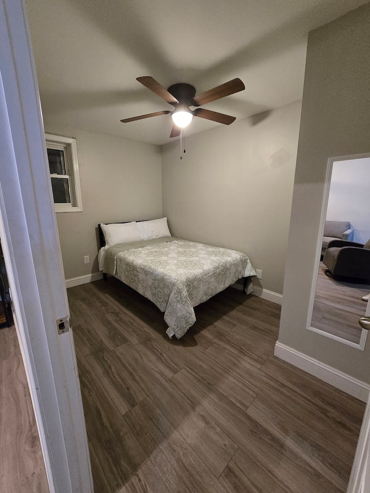 One Bedroom Hidden Gem! - Evansville, IN