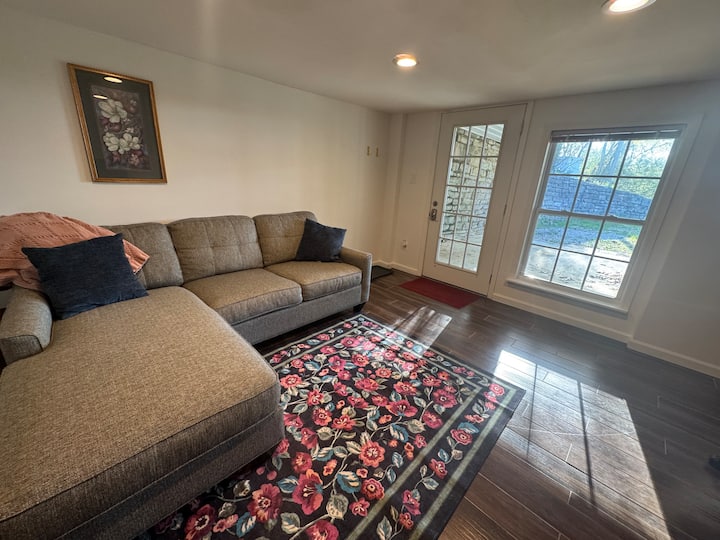 Private Apartment At Scribners Mill, Cal King Bed - Lewisburg, TN