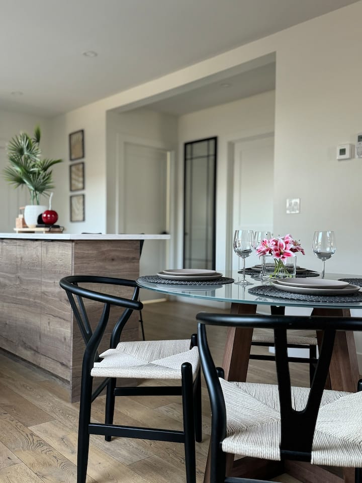 Updated Loft, 5 Min Walk To Falls & Clifton Hill! - Niagara Falls