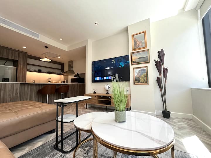 Luxury Foreshore Smart Home | Uninterrupted Power. - Cape Town