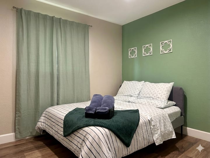 Private Bedroom #2  Sleep 2/ Wifi/ Parking - Santa Clara, CA