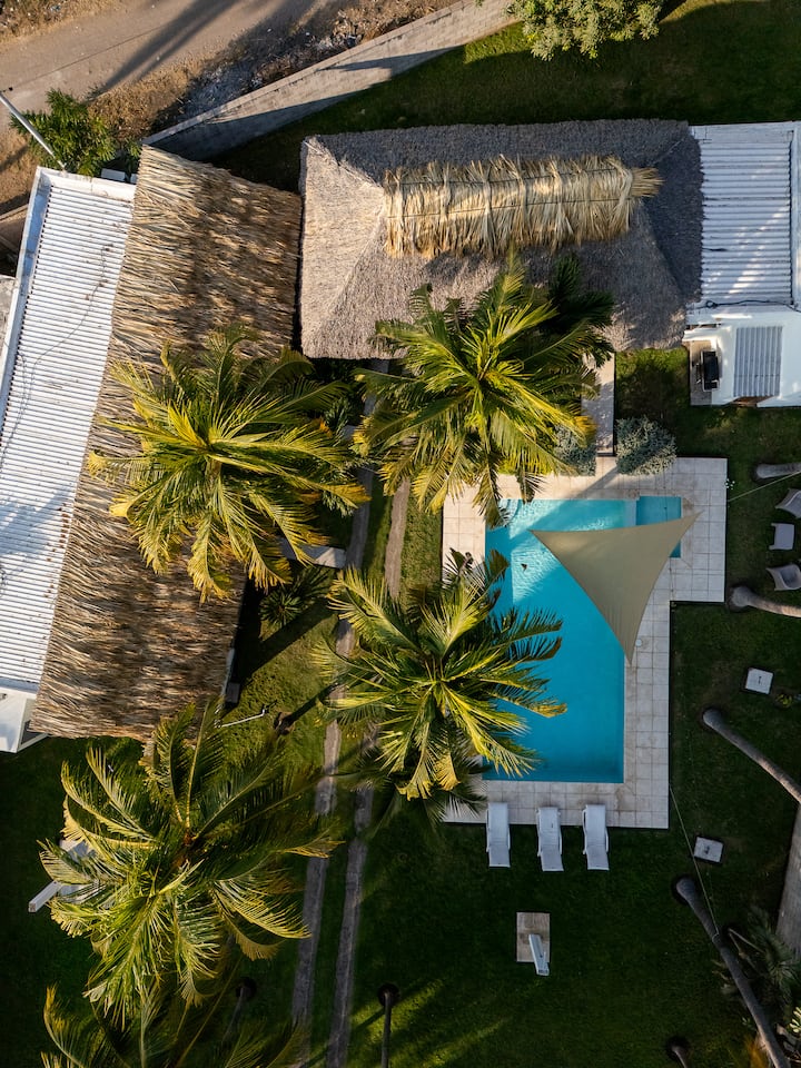 Orasis Beach House | 14 Huéspedes | 4 Habitaciones - El Salvador