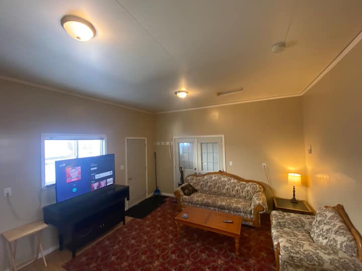 Suite West Of Edson - Edson