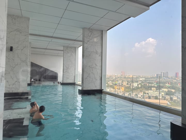 全新Rama9 复式公寓/免费泳池健身房/近Rca/新火车夜市 - Bangkok