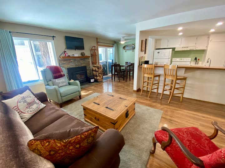 Sunny 1br+bunks Alcove | Great Location | Jacuzzi - Mammoth Lakes, CA