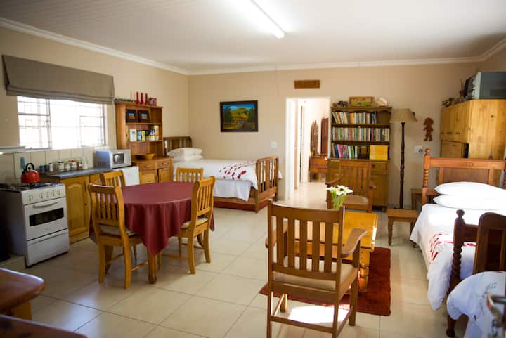 Kalahari Cottage - Namibia