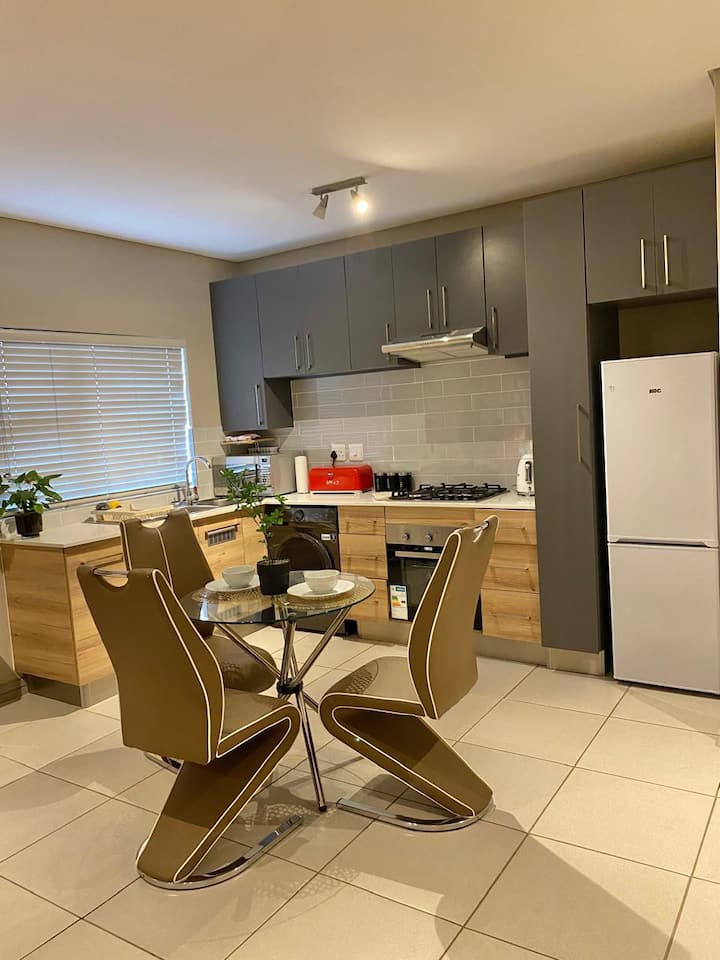 Centurion Marnard Aptmt Nxt To Hospital & Gautrain - Centurion