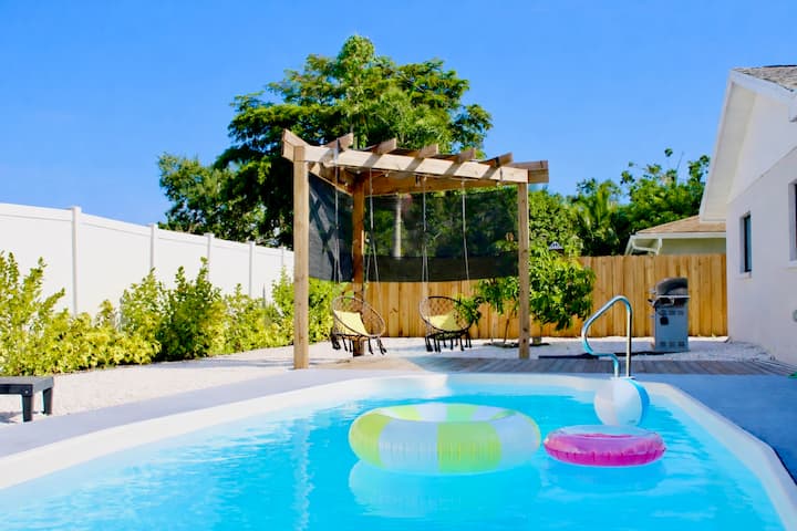 Tropicsota | Heated Pool Retreat Near Siesta Key - Sarasota, FL