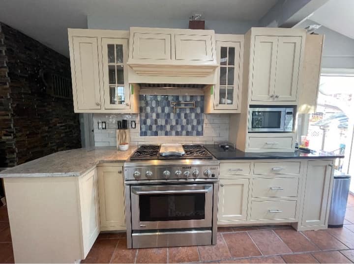 First Floor Cozy Apartment - White Plains, NY
