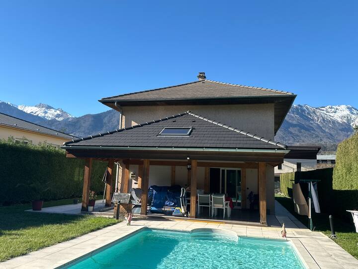 Maison Montagne Et Ski, Piscine Et Véranda, - Albertville