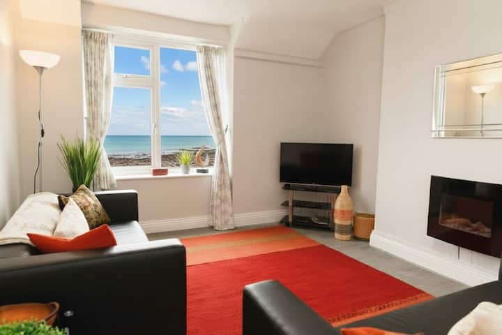 2br Seaside Escape In Wales With Sea View - Llandudno